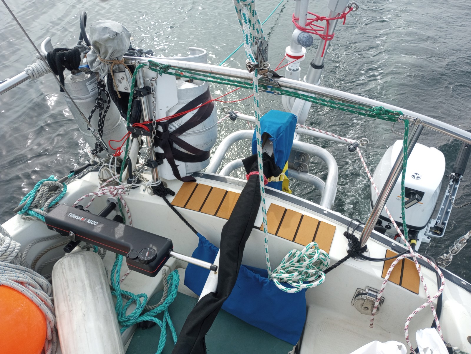 The Resourceful Sailor Reinstalls a Classic Electronic Autopilot ...